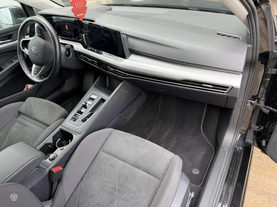 Melns Volkswagen Golf 2024 Kauņa, ar dzinēja tilpumu 1.00 L un nobraukumu 13 tūkst. km par 13800 €, foto 12 vietnē AUTOMOTO.COM.LV