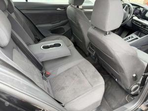 Melns Volkswagen Golf 2024 Kauņa, ar dzinēja tilpumu 1.00 L un nobraukumu 13 tūkst. km par 13800 €, foto 15 vietnē AUTOMOTO.COM.LV