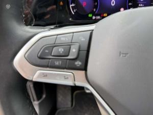 Melns Volkswagen Golf 2024 Kauņa, ar dzinēja tilpumu 1.00 L un nobraukumu 13 tūkst. km par 13800 €, foto 18 vietnē AUTOMOTO.COM.LV