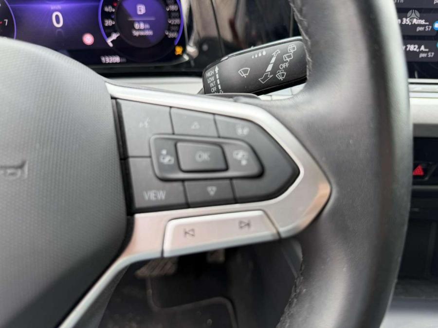 Melns Volkswagen Golf 2024 Kauņa, ar dzinēja tilpumu 1.00 L un nobraukumu 13 tūkst. km par 13800 €, foto 19 vietnē AUTOMOTO.COM.LV