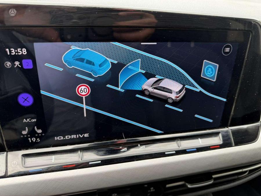Melns Volkswagen Golf 2024 Kauņa, ar dzinēja tilpumu 1.00 L un nobraukumu 13 tūkst. km par 13800 €, foto 21 vietnē AUTOMOTO.COM.LV