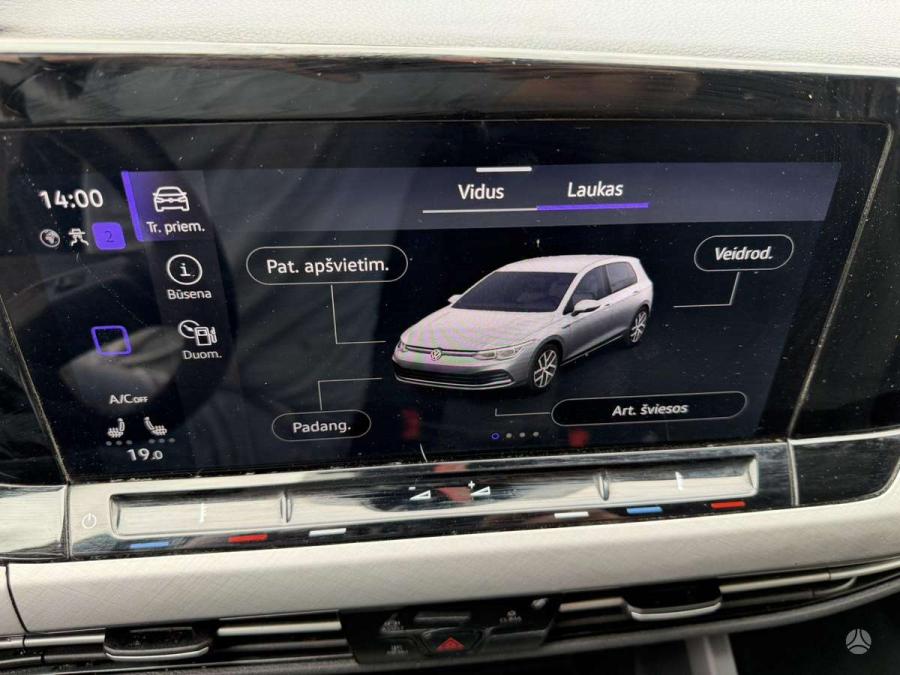 Melns Volkswagen Golf 2024 Kauņa, ar dzinēja tilpumu 1.00 L un nobraukumu 13 tūkst. km par 13800 €, foto 22 vietnē AUTOMOTO.COM.LV