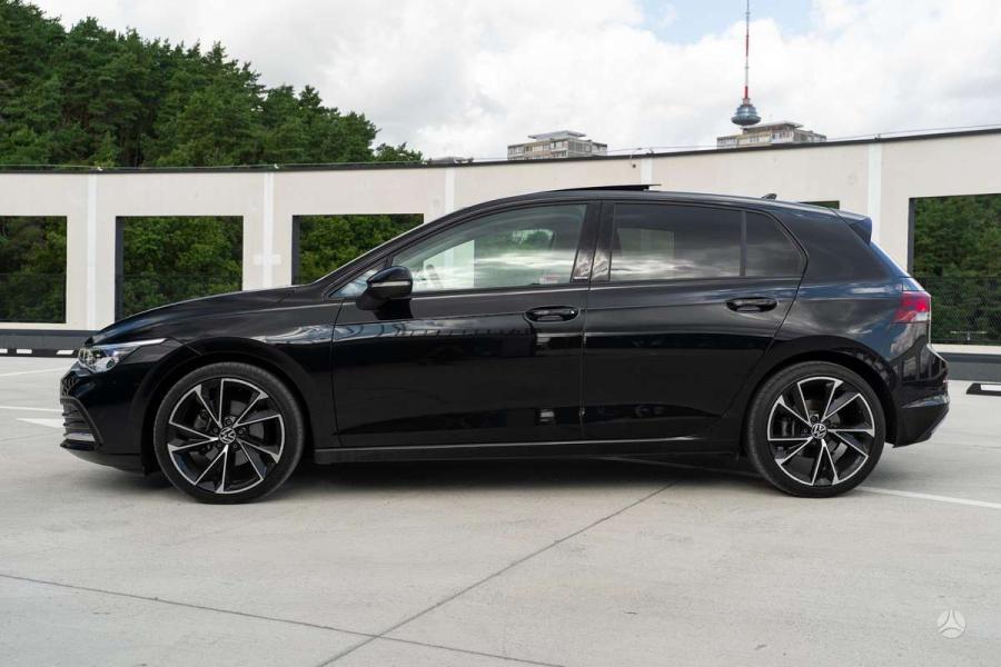 Melns Volkswagen Golf 2024 Viļņa, ar dzinēja tilpumu 1.97 L un nobraukumu 26 tūkst. km par 21850 €, foto 3 vietnē AUTOMOTO.COM.LV