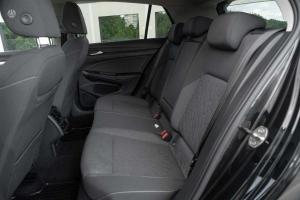 Melns Volkswagen Golf 2024 Viļņa, ar dzinēja tilpumu 1.97 L un nobraukumu 26 tūkst. km par 21850 €, foto 14 vietnē AUTOMOTO.COM.LV