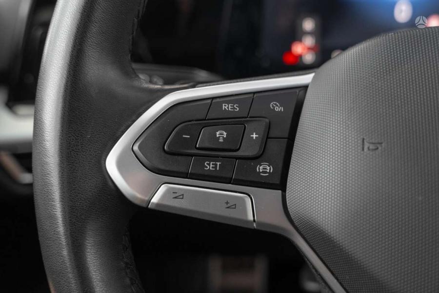 Melns Volkswagen Golf 2024 Viļņa, ar dzinēja tilpumu 1.97 L un nobraukumu 26 tūkst. km par 21850 €, foto 20 vietnē AUTOMOTO.COM.LV