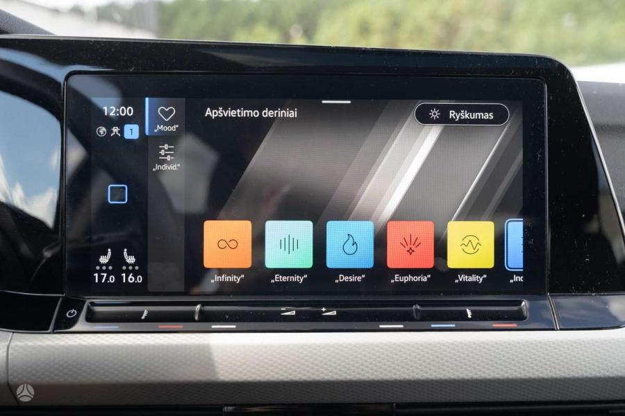 Melns Volkswagen Golf 2024 Viļņa, ar dzinēja tilpumu 1.97 L un nobraukumu 26 tūkst. km par 21850 €, foto 23 vietnē AUTOMOTO.COM.LV