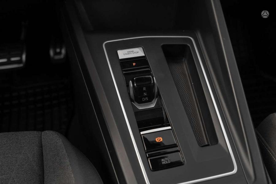 Black Volkswagen Golf 2024 in Vilnius, with an engine capacity of 1.97 L and mileage of 26 thousand km for 21450 €, photo 27 on AUTOMOTO.COM.LV