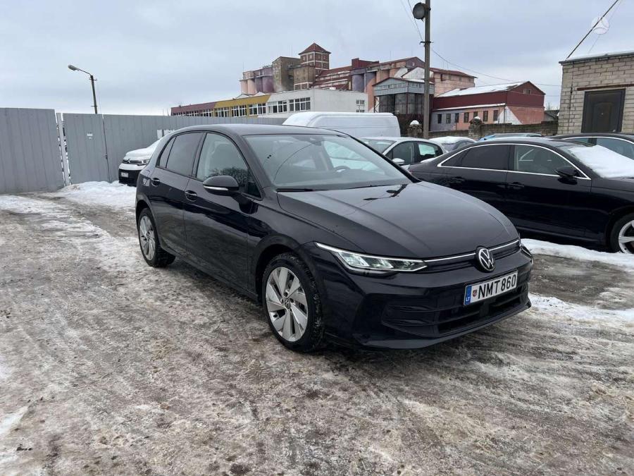 Melns Volkswagen Golf 2025 Kauņa, ar dzinēja tilpumu 1.50 L un nobraukumu 11 tūkst. km par 18900 €, foto 1 vietnē AUTOMOTO.COM.LV