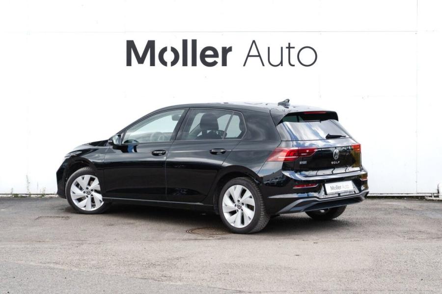 Black Volkswagen Golf 2025 in Riga, with an engine capacity of 2.00 L and mileage of 27 thousand km for 24990 €, photo 4 on AUTOMOTO.COM.LV