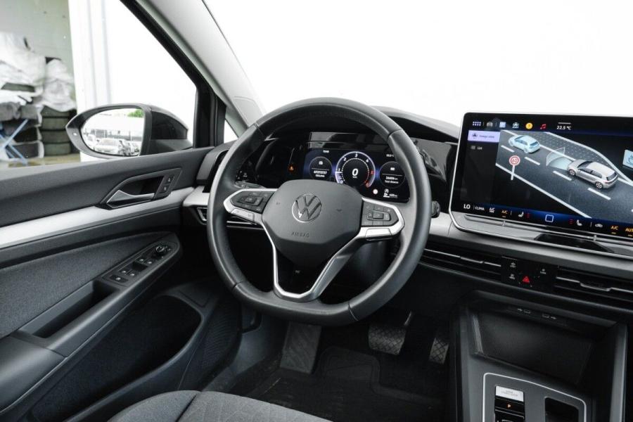 Black Volkswagen Golf 2025 in Riga, with an engine capacity of 2.00 L and mileage of 27 thousand km for 24990 €, photo 27 on AUTOMOTO.COM.LV
