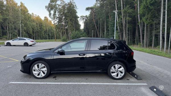 Black Volkswagen Golf 2025 in Klaipeda, with an engine capacity of 1.50 L and mileage of 23 thousand km for 31500 €, photo 3 on AUTOMOTO.COM.LV