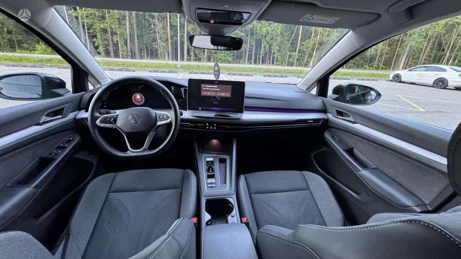 Black Volkswagen Golf 2025 in Klaipeda, with an engine capacity of 1.50 L and mileage of 23 thousand km for 31500 €, photo 6 on AUTOMOTO.COM.LV
