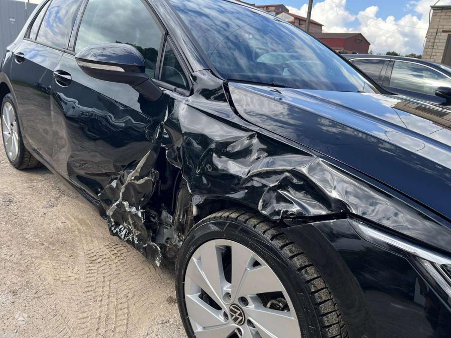 Melns Volkswagen Golf 2025 Kauņa, ar dzinēja tilpumu 1.50 L un nobraukumu 30 tūkst. km par 14800 €, foto 8 vietnē AUTOMOTO.COM.LV
