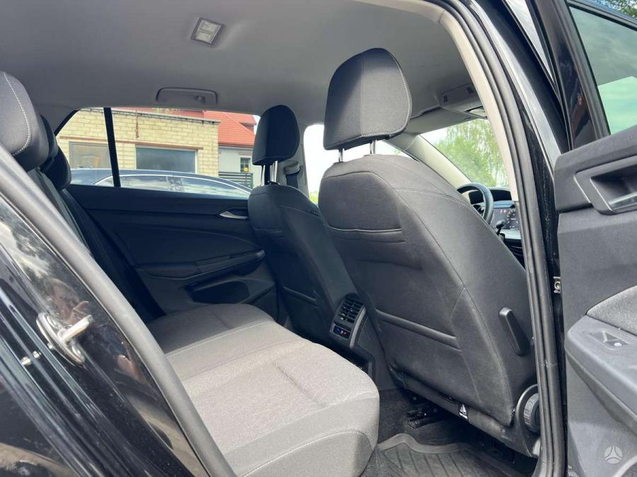 Melns Volkswagen Golf 2025 Kauņa, ar dzinēja tilpumu 1.50 L un nobraukumu 30 tūkst. km par 14800 €, foto 16 vietnē AUTOMOTO.COM.LV