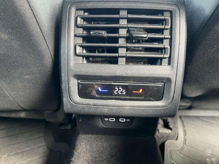Melns Volkswagen Golf 2025 Kauņa, ar dzinēja tilpumu 1.50 L un nobraukumu 30 tūkst. km par 14800 €, foto 17 vietnē AUTOMOTO.COM.LV
