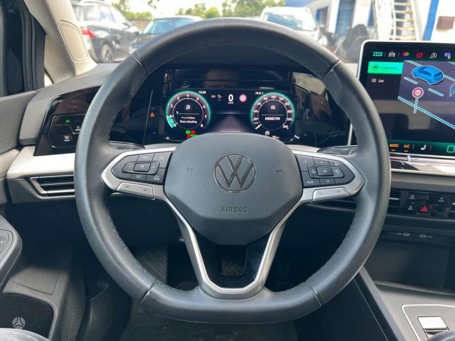 Melns Volkswagen Golf 2025 Kauņa, ar dzinēja tilpumu 1.50 L un nobraukumu 30 tūkst. km par 14800 €, foto 30 vietnē AUTOMOTO.COM.LV
