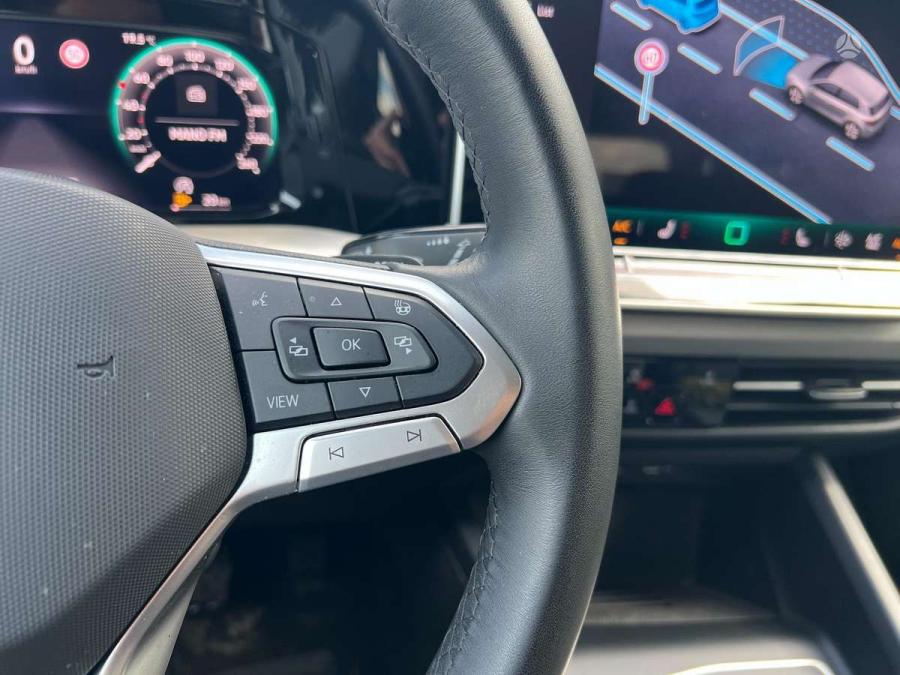 Melns Volkswagen Golf 2025 Kauņa, ar dzinēja tilpumu 1.50 L un nobraukumu 30 tūkst. km par 14800 €, foto 31 vietnē AUTOMOTO.COM.LV