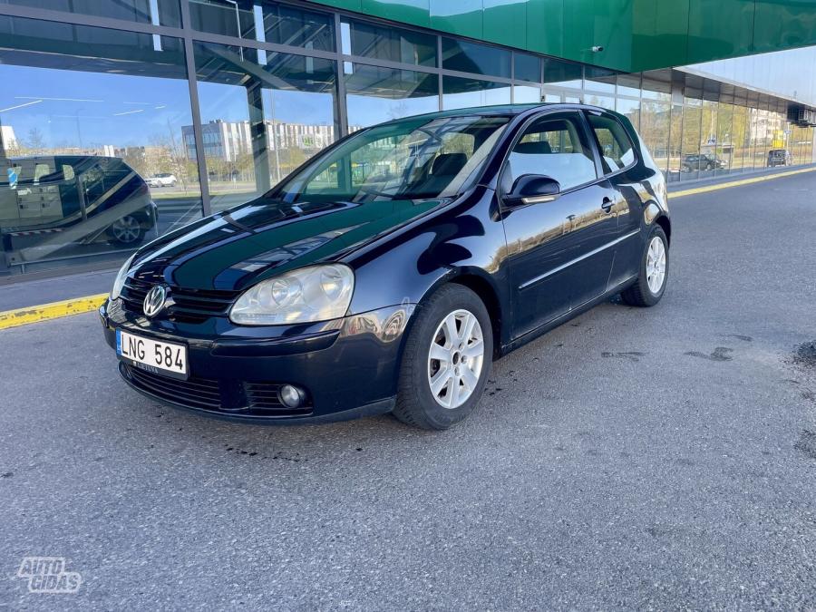 Black Volkswagen Golf 2004 in Vilnius, with an engine capacity of 1.90 L and mileage of 320 thousand km for 2500 €, photo 1 on AUTOMOTO.COM.LV