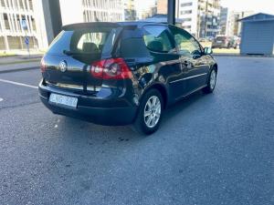 Black Volkswagen Golf 2004 in Vilnius, with an engine capacity of 1.90 L and mileage of 320 thousand km for 2500 €, photo 4 on AUTOMOTO.COM.LV