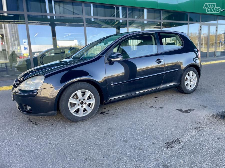 Black Volkswagen Golf 2004 in Vilnius, with an engine capacity of 1.90 L and mileage of 320 thousand km for 2500 €, photo 6 on AUTOMOTO.COM.LV