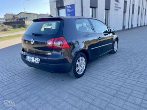 Black Volkswagen Golf 2004 in Vilnius, with an engine capacity of 1.90 L and mileage of 320 thousand km for 1500 €, photo 4 on AUTOMOTO.COM.LV