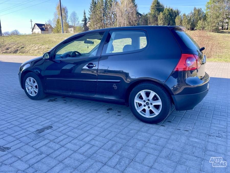 Black Volkswagen Golf 2004 in Vilnius, with an engine capacity of 1.90 L and mileage of 320 thousand km for 1500 €, photo 8 on AUTOMOTO.COM.LV