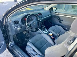 Black Volkswagen Golf 2004 in Vilnius, with an engine capacity of 1.90 L and mileage of 320 thousand km for 1500 €, photo 13 on AUTOMOTO.COM.LV