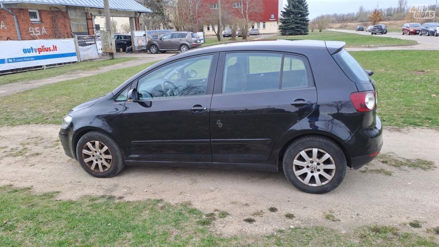 Black Volkswagen Golf 2006 in Vilnius, with an engine capacity of 1.90 L and mileage of 322 thousand km for 2850 €, photo 6 on AUTOMOTO.COM.LV