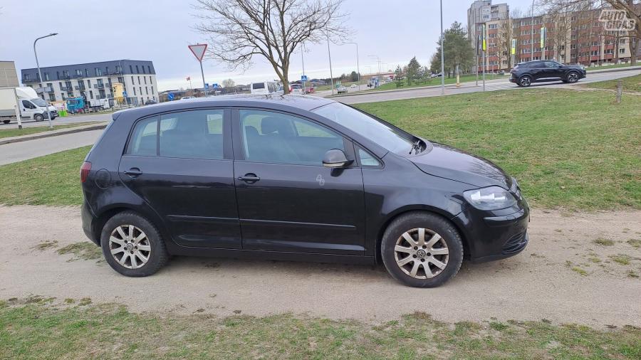 Black Volkswagen Golf 2006 in Vilnius, with an engine capacity of 1.90 L and mileage of 322 thousand km for 2850 €, photo 8 on AUTOMOTO.COM.LV