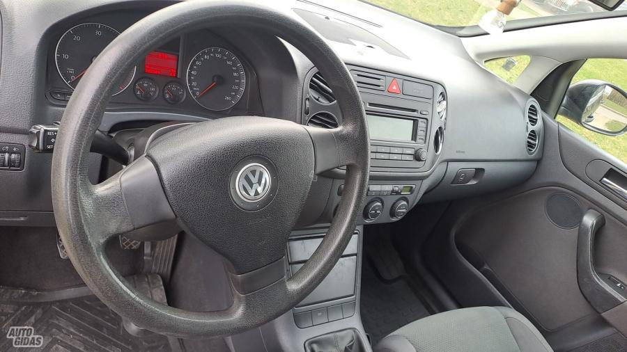 Black Volkswagen Golf 2006 in Vilnius, with an engine capacity of 1.90 L and mileage of 322 thousand km for 2850 €, photo 15 on AUTOMOTO.COM.LV
