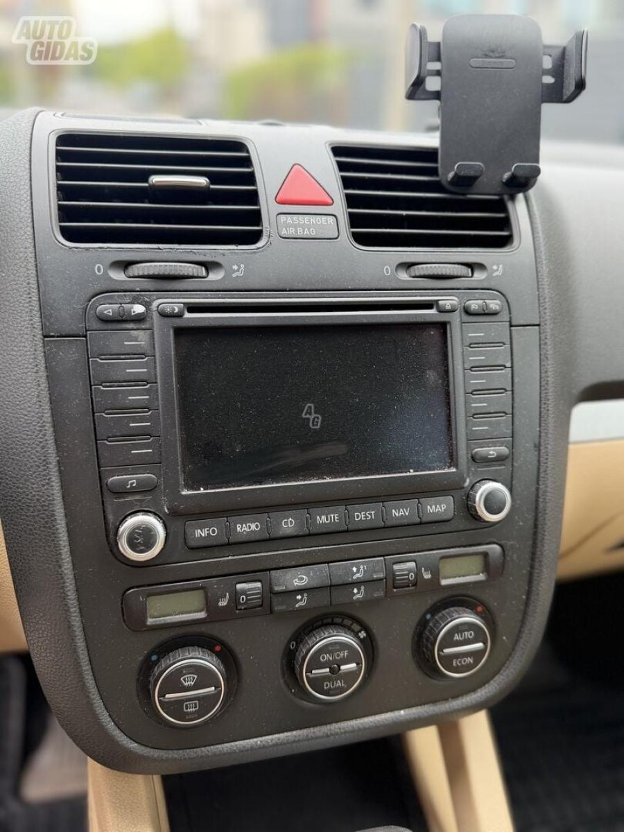 Melns Volkswagen Golf 2006 Kauņa, ar dzinēja tilpumu 2.00 L un nobraukumu 384 tūkst. km par 2320 €, foto 26 vietnē AUTOMOTO.COM.LV