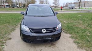 Melns Volkswagen Golf 2006 Viļņa, ar dzinēja tilpumu 1.90 L un nobraukumu 322 tūkst. km par 2658 €, foto  vietnē AUTOMOTO.COM.LV