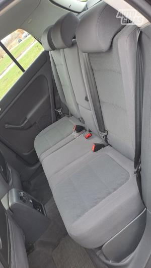 Melns Volkswagen Golf 2006 Viļņa, ar dzinēja tilpumu 1.90 L un nobraukumu 322 tūkst. km par 2658 €, foto 13 vietnē AUTOMOTO.COM.LV