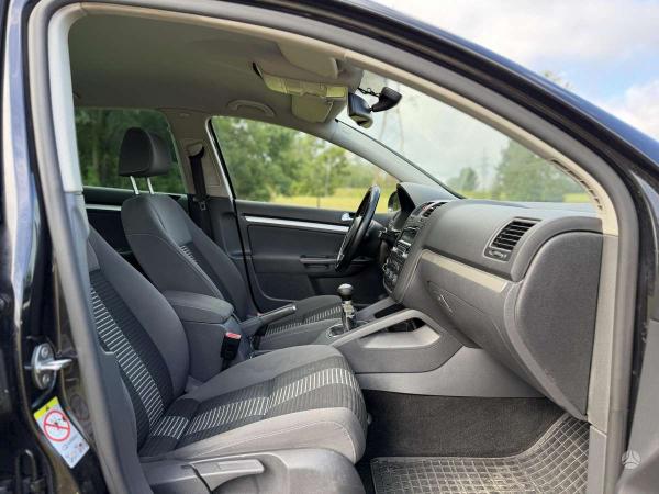 Melns Volkswagen Golf 2008 Viļņa, ar dzinēja tilpumu 1.90 L un nobraukumu 269 tūkst. km par 1850 €, foto 9 vietnē AUTOMOTO.COM.LV