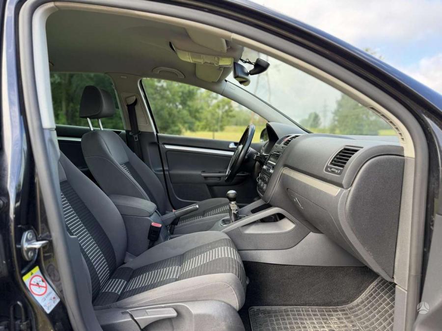Melns Volkswagen Golf 2008 Viļņa, ar dzinēja tilpumu 1.90 L un nobraukumu 269 tūkst. km par 1850 €, foto 10 vietnē AUTOMOTO.COM.LV