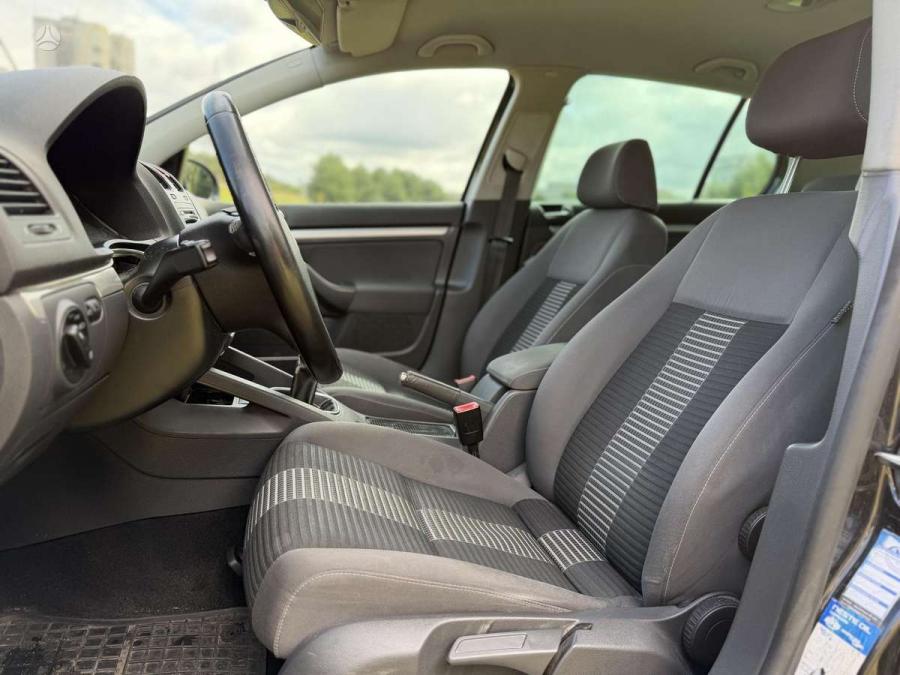 Melns Volkswagen Golf 2008 Viļņa, ar dzinēja tilpumu 1.90 L un nobraukumu 269 tūkst. km par 1850 €, foto 11 vietnē AUTOMOTO.COM.LV