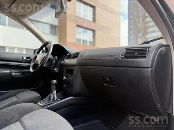 Melns Volkswagen Golf 2003 Rīga, ar dzinēja tilpumu 1.40 L un nobraukumu 0 tūkst. km par 2200 €, foto 8 vietnē AUTOMOTO.COM.LV