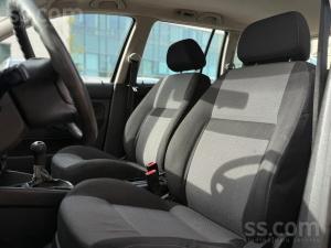 Melns Volkswagen Golf 2003 Rīga, ar dzinēja tilpumu 1.40 L un nobraukumu 0 tūkst. km par 2200 €, foto 4 vietnē AUTOMOTO.COM.LV
