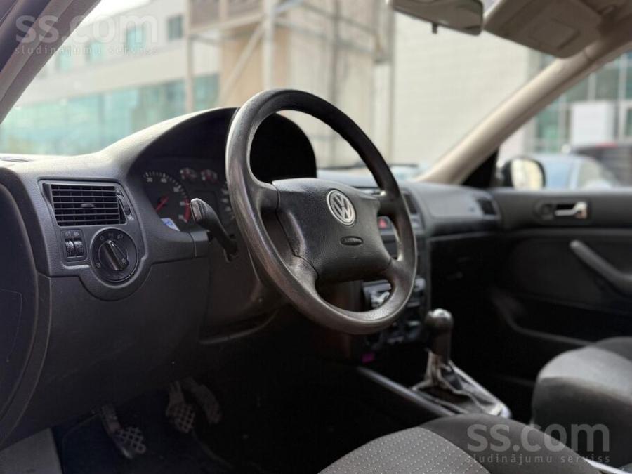 Melns Volkswagen Golf 2003 Rīga, ar dzinēja tilpumu 1.40 L un nobraukumu 0 tūkst. km par 2200 €, foto 5 vietnē AUTOMOTO.COM.LV
