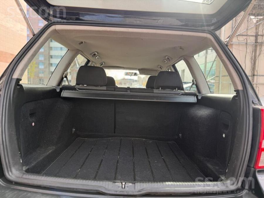 Melns Volkswagen Golf 2003 Rīga, ar dzinēja tilpumu 1.40 L un nobraukumu 0 tūkst. km par 2200 €, foto 7 vietnē AUTOMOTO.COM.LV