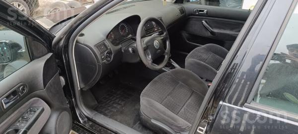 Melns Volkswagen Golf 1998 Rīga, ar dzinēja tilpumu 1.60 L un nobraukumu 283 tūkst. km par 950 €, foto 9 vietnē AUTOMOTO.COM.LV