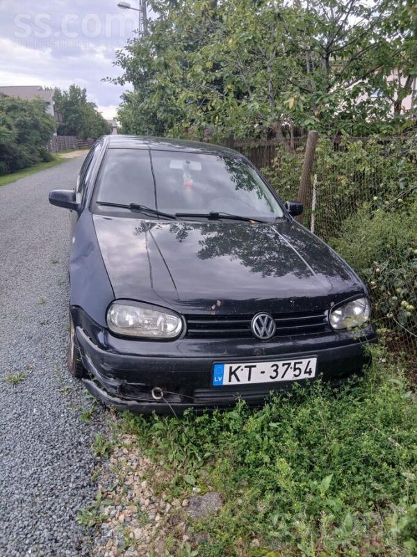 Melns Volkswagen Golf 2000 Rīga, ar dzinēja tilpumu 1.90 L un nobraukumu 400 tūkst. km par 250 €, foto 1 vietnē AUTOMOTO.COM.LV