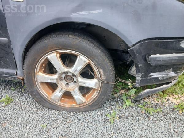 Melns Volkswagen Golf 2000 Rīga, ar dzinēja tilpumu 1.90 L un nobraukumu 400 tūkst. km par 250 €, foto 2 vietnē AUTOMOTO.COM.LV