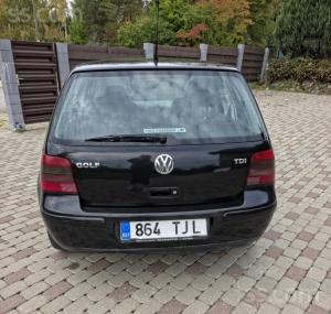 Melns Volkswagen Golf 2001 Valka, ar dzinēja tilpumu 1.90 L un nobraukumu 365 tūkst. km par 1250 €, foto 7 vietnē AUTOMOTO.COM.LV