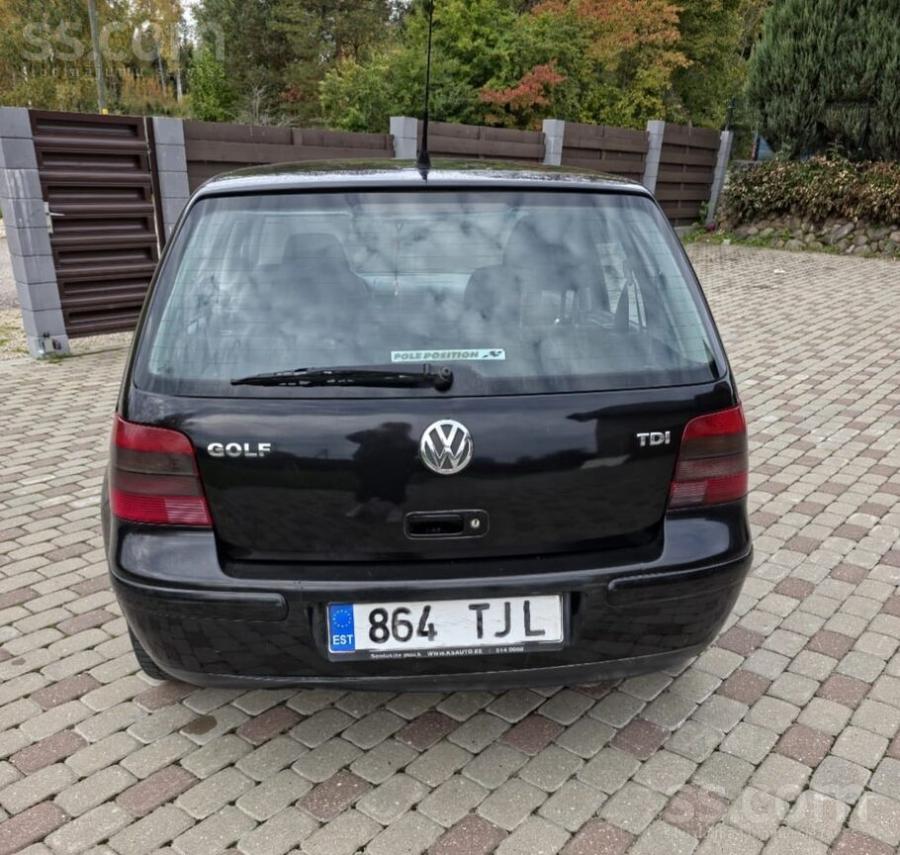 Melns Volkswagen Golf 2001 Valka, ar dzinēja tilpumu 1.90 L un nobraukumu 365 tūkst. km par 1250 €, foto 7 vietnē AUTOMOTO.COM.LV