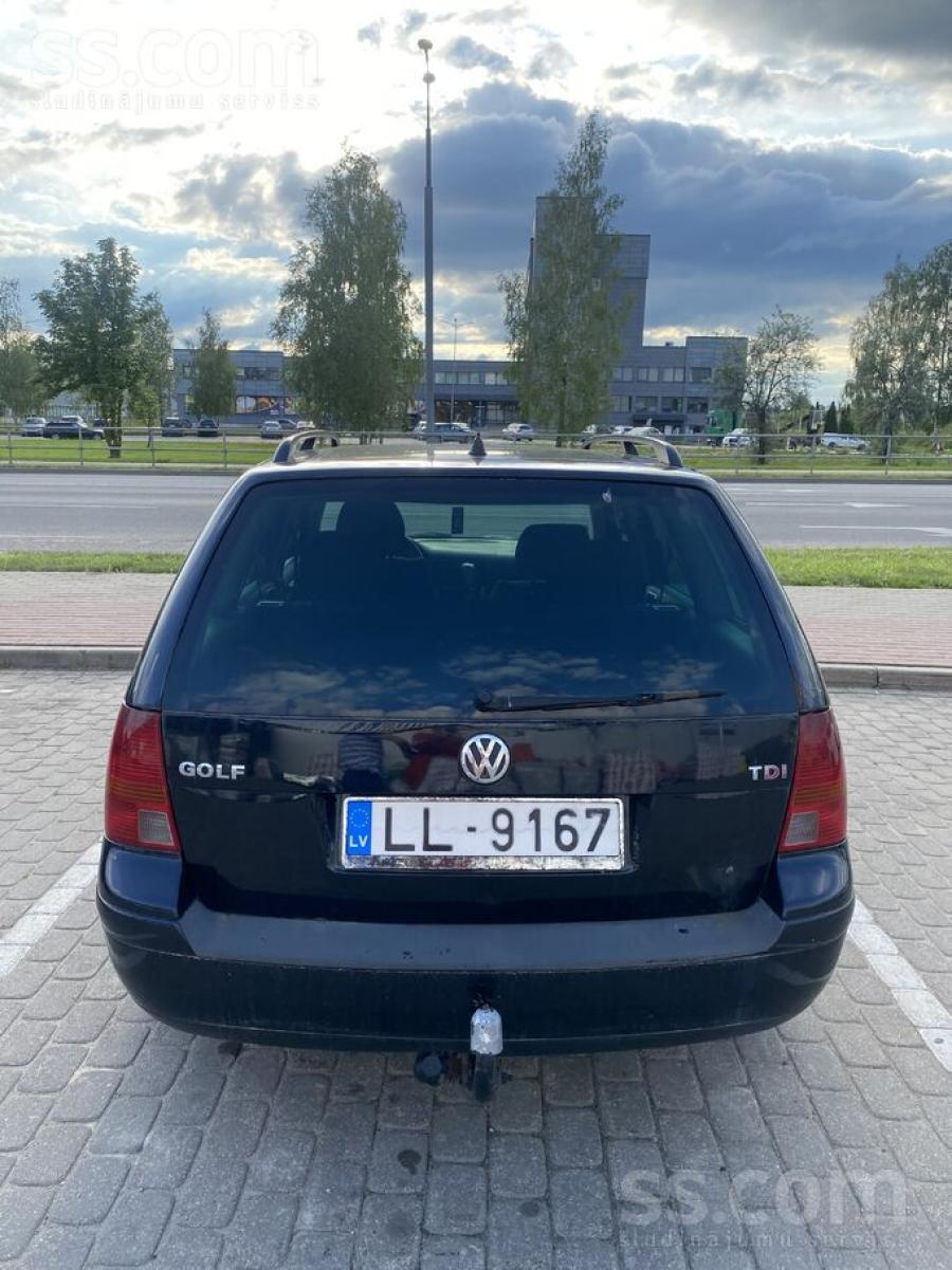 Black Volkswagen Golf 2002 in Rezekne, with an engine capacity of 1.90 L and mileage of 331 thousand km for 1100 €, photo 4 on AUTOMOTO.COM.LV