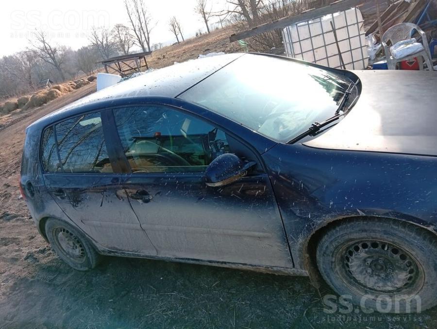 Черный Фольксваген Гольф 2004 в Екабпилс, объемом двигателя 1.40 л и пробегом 300 тыс. км за 700 €, фото 1 на AUTOMOTO.COM.LV