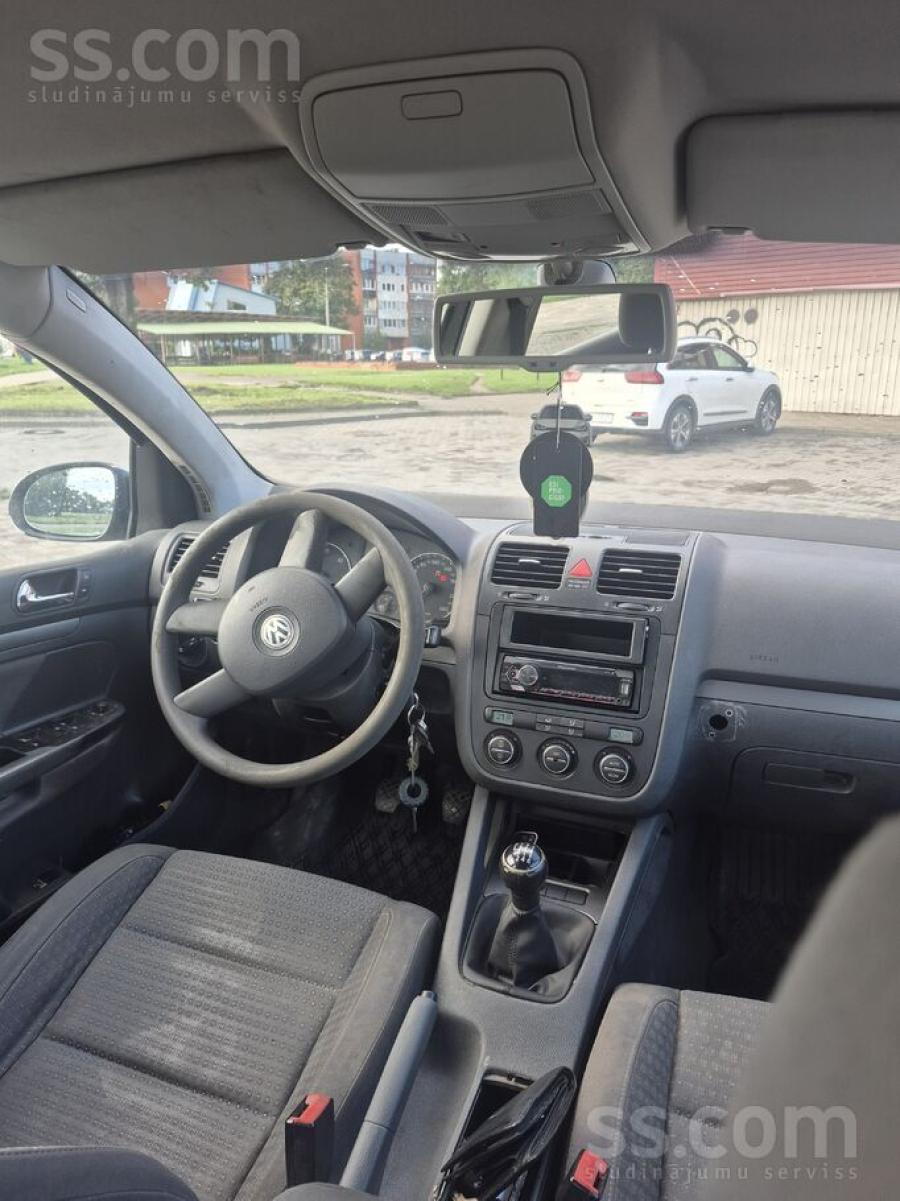 Black Volkswagen Golf 2004 in Jelgava, with an engine capacity of 1.90 L and mileage of 356 thousand km for 800 €, photo 3 on AUTOMOTO.COM.LV