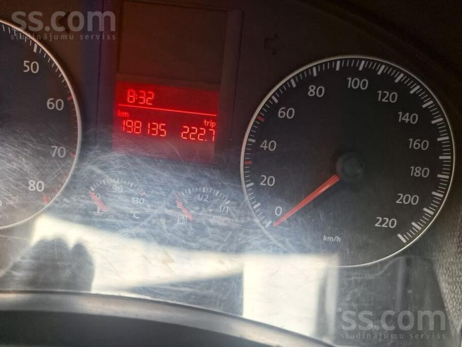 Melns Volkswagen Golf 2006 Rīga, ar dzinēja tilpumu 1.40 L un nobraukumu 198 tūkst. km par 1750 €, foto 6 vietnē AUTOMOTO.COM.LV