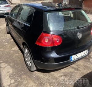 Melns Volkswagen Golf 2007 Daugavpils, ar dzinēja tilpumu 1.90 L un nobraukumu 327 tūkst. km par 1800 €, foto 3 vietnē AUTOMOTO.COM.LV